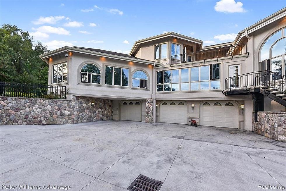 Take a look at photos of Eminem's old Michigan Mansion which is up for ...